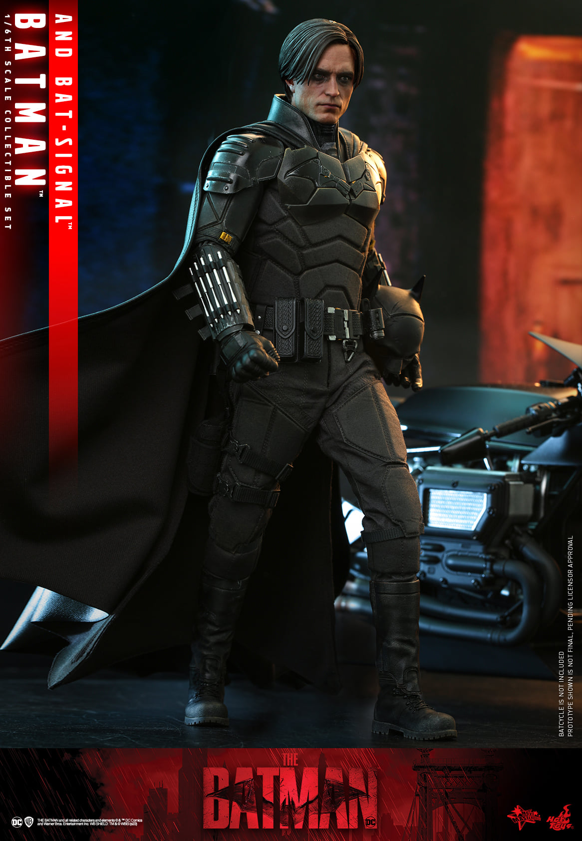 The Batman and Bat-Signal Sixth Scale Figure Collectible Set - Comic ...