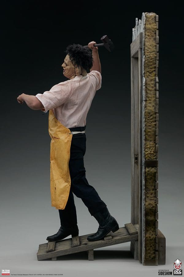 Leatherface The Butcher Statue – Comic Concepts