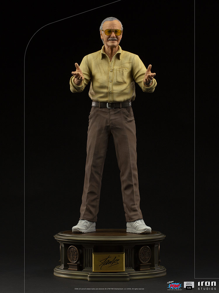 Stan Lee 1/4 Scale Legendary Replica Statue - Comic Concepts