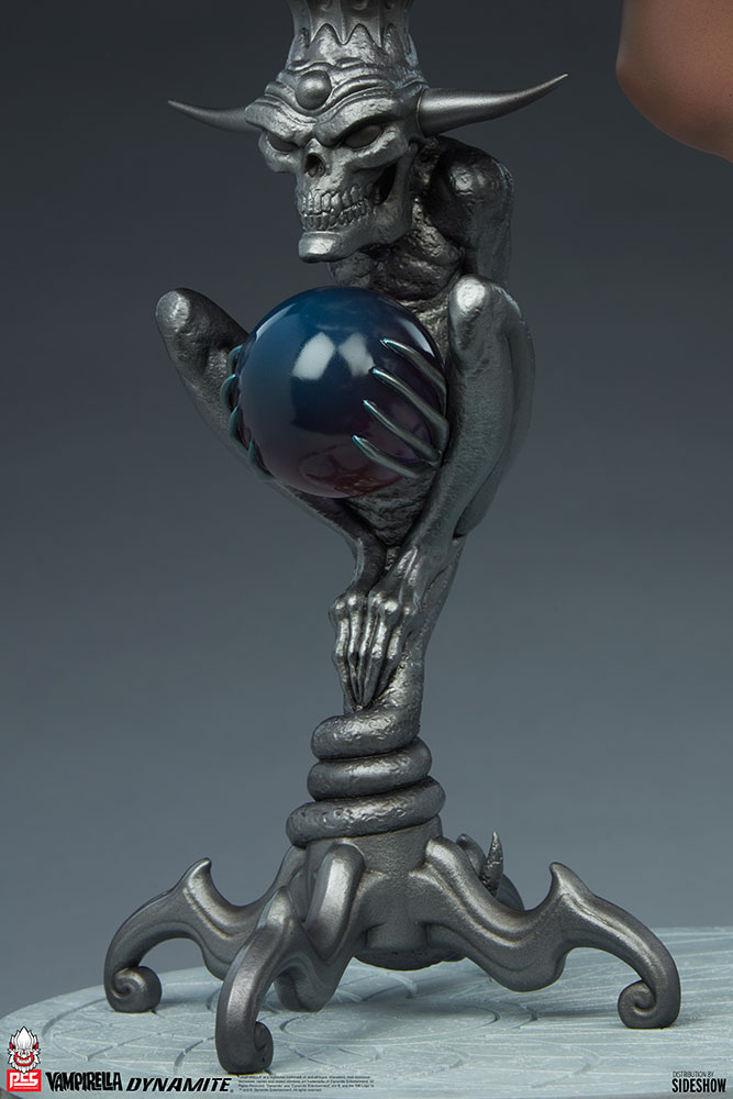 Dyanamite Entertainment Vampirella Statue - Comic Concepts