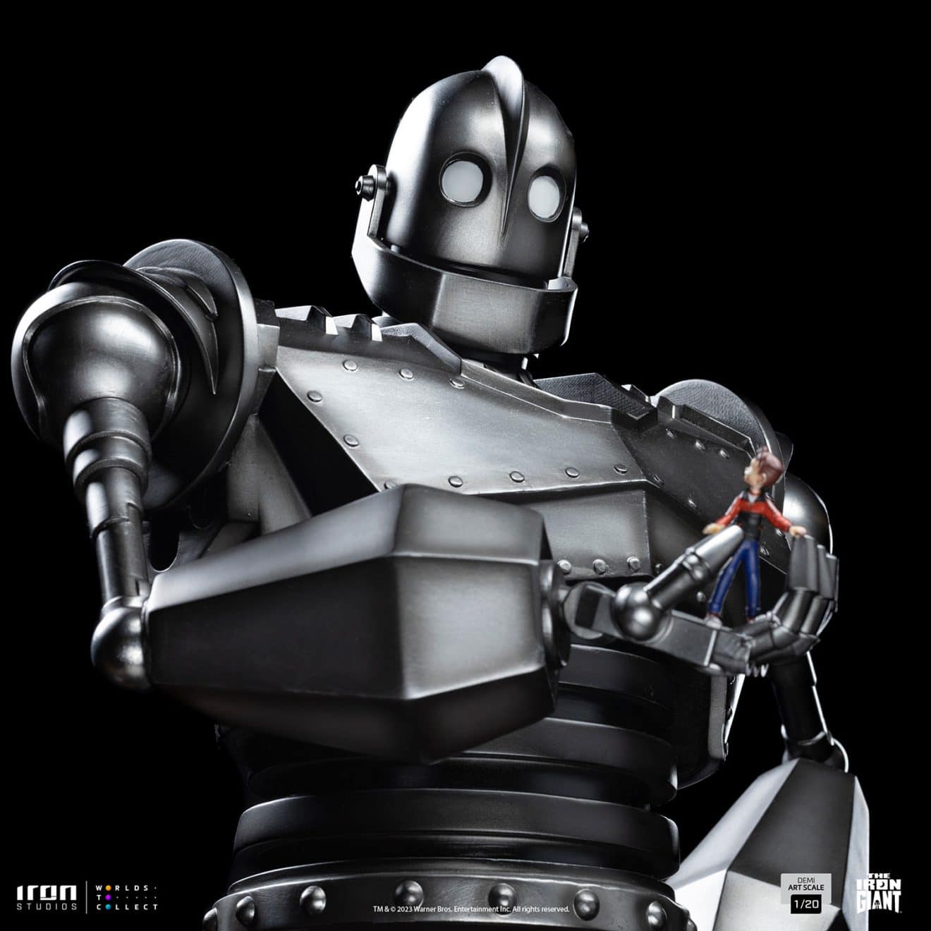 Iron Studios Iron Giant and Hogarth Statue – Comic Concepts