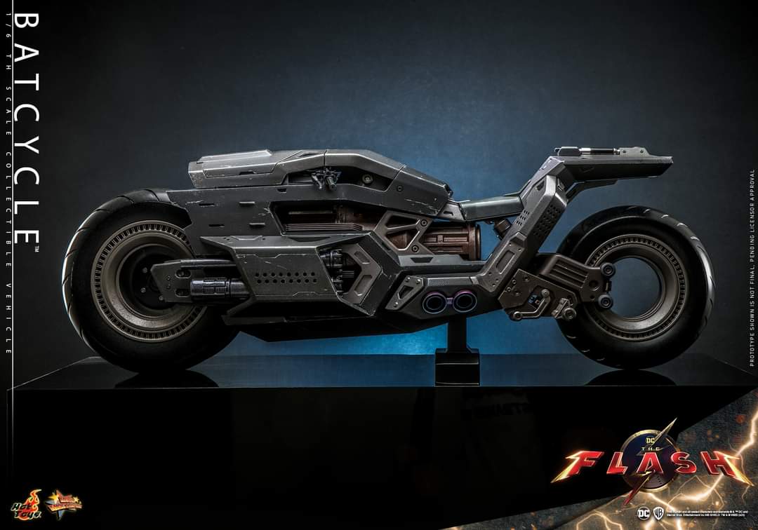 Hot Toys Batcycle Figure Sixth Scale Vehicle Limited DC Comics ...