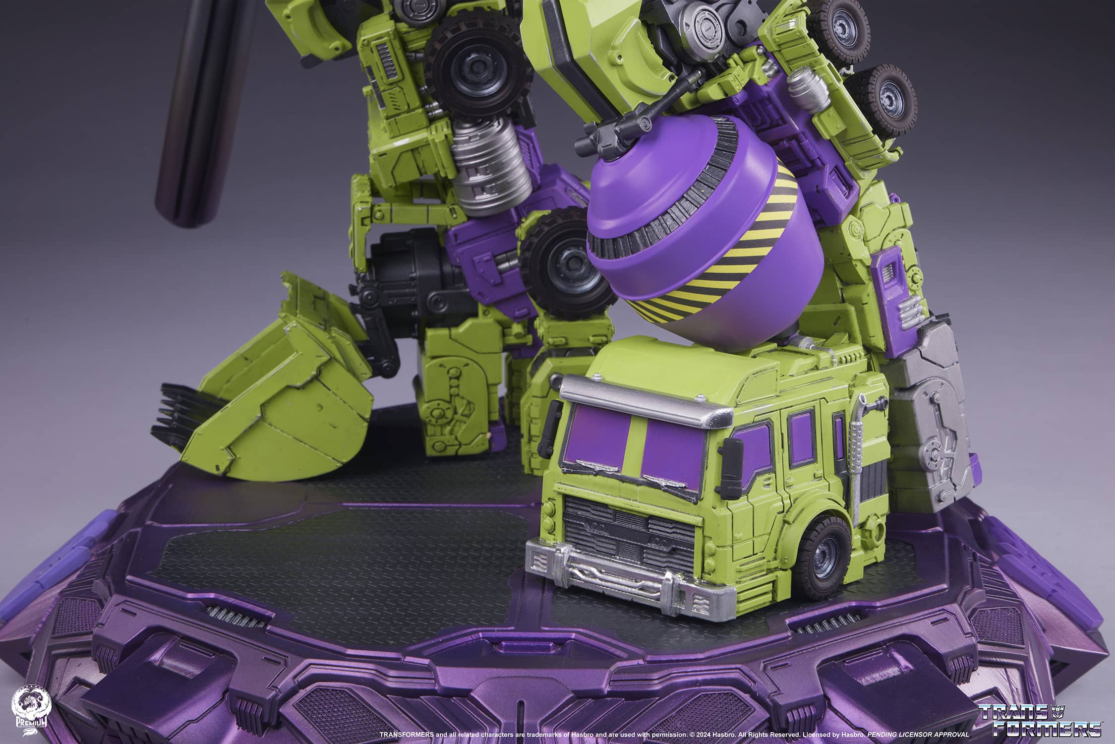 PCS Devastator Statue Transformers Limited Collectible - Comic Concepts