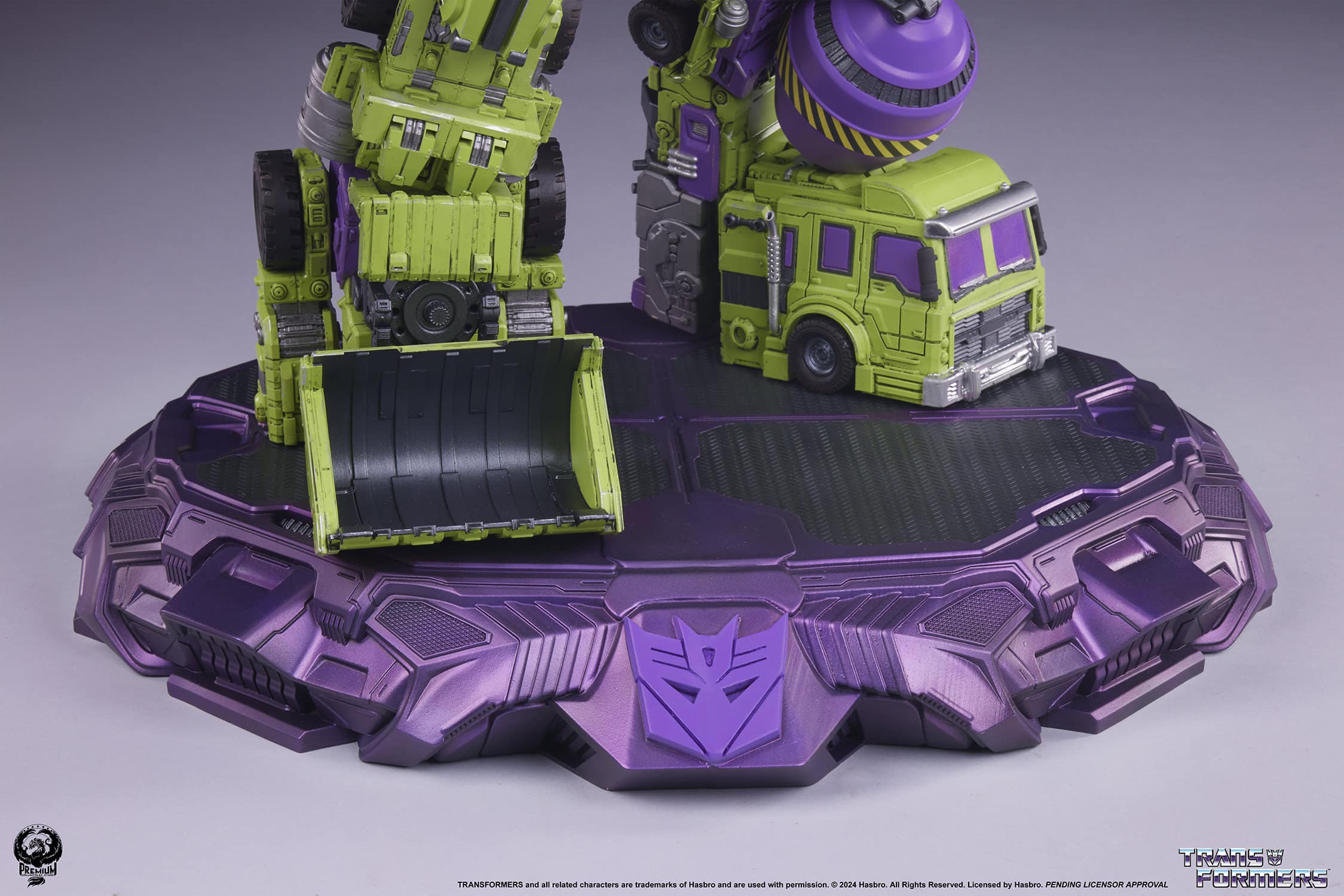 PCS Devastator Statue Transformers Limited Collectible - Comic Concepts