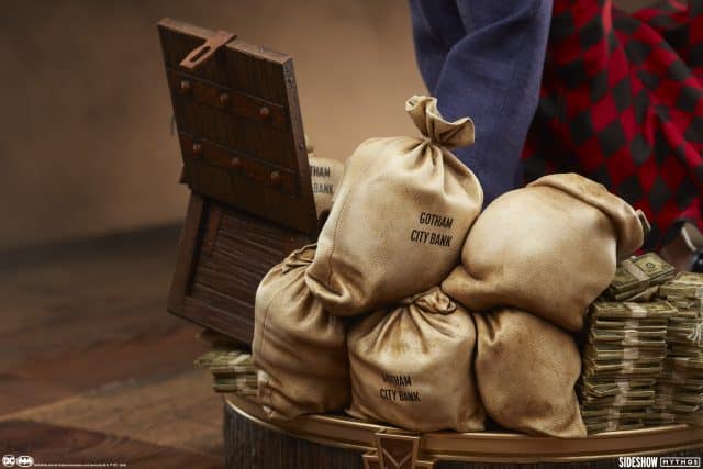 Sideshow Collectibles The Joker and Harley Quinn Lawless Love Statue ...