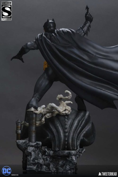 Tweeterhead Batman Statue Quarter Scale Maquette Black and Gray Edition ...
