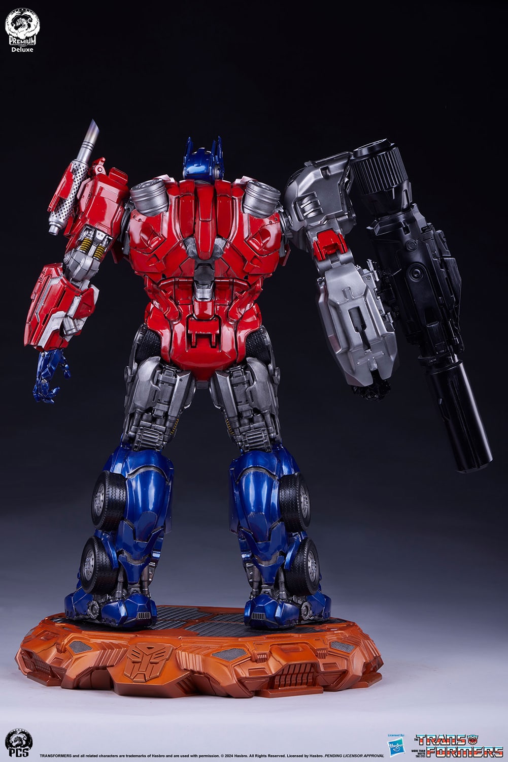 Optimus Prime Museum Scale Statue Deluxe Edition - Comic Concepts