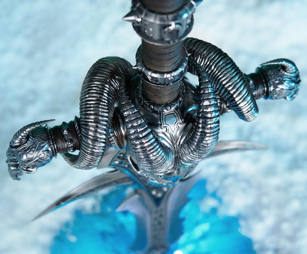 Frostmourne Sword Premium Life-Size Replica Warcraft Limited ...