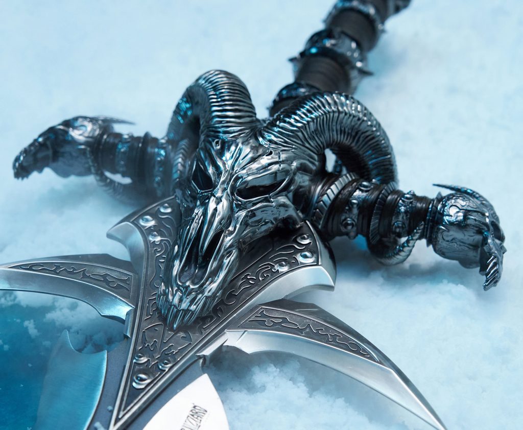 Frostmourne Sword Premium Life-Size Replica Warcraft Limited ...