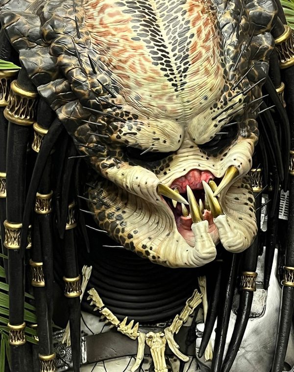 Predator Life-Size Wall Decor Limited Collectible Wall Art - Comic Concepts