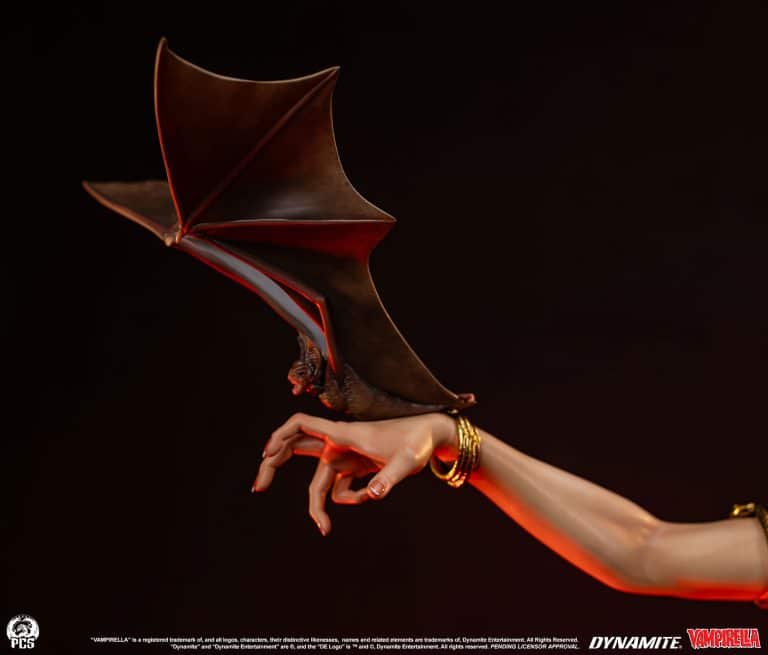 Vampirella 1:2 Scale Statue - Comic Concepts