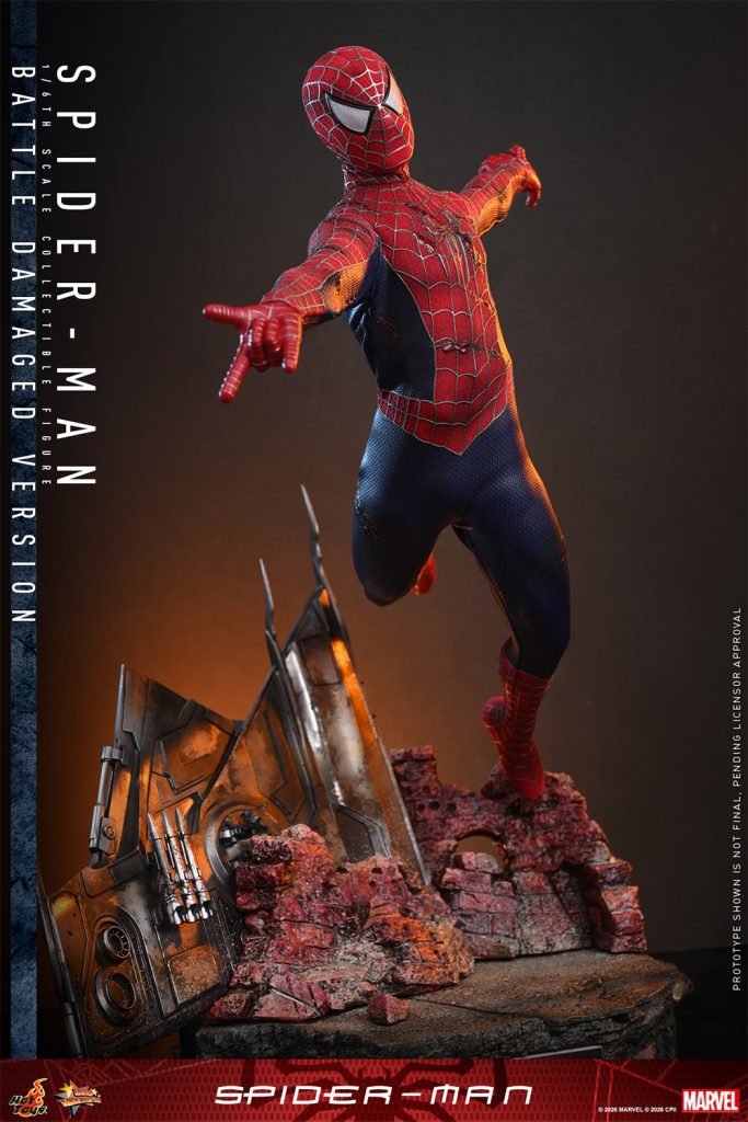 Spider-Man Battle Damaged Sixth Scale Figure Tobey Maguire Variant ...